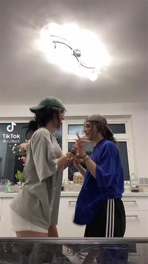 Идеи на тему «a 9 танцевальные трюки девчачья пижамная вечеринка игры для вечеринок