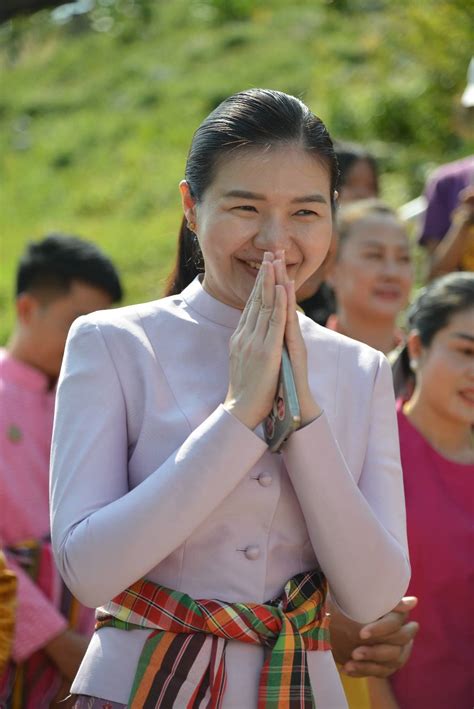 นางสาวจิราพร สินธุไพร ประชาสัมพันธ์จังหวัดสกลนคร