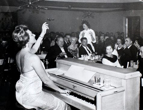 Rusty Warren Whose Racy Jokes About Sex Made Her A 60s Comedy Star Dies At 91 The