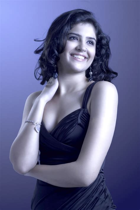 actress hot deeksha seth hot pics