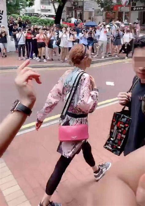 54岁张曼玉近照曝光瘦成纸片人差点认不出 凤凰网娱乐 凤凰网
