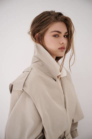 Chloe Viviens Models