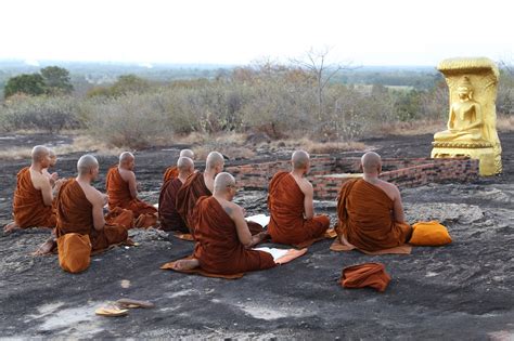 บรรยากา หลวงพ่อมานพ พุทธครุโต สถานธรรมพุทธครุการามตาดเค็ง Facebook
