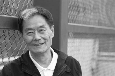TVB老戏骨徐忠信去世曾为郑少秋替身意外受伤武功尽废 百科TA说