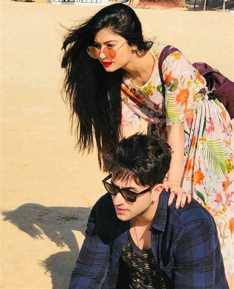 Pin By Munazza J On Favorites Girl Couple Girls Dpz Couples Album