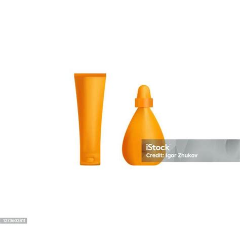 비누 샴푸 크림에 대한 현실적인 화장품 패키지 플라스틱 용기의 빈 템플릿 골드 컬러 흰색 격리 된 배경에 스톡 3d 벡터 그림 3차원 형태에 대한 스톡 벡터 아트 및 기타