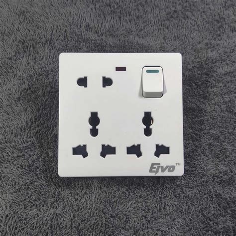 8 Pin Multi Function Socket With Indicator NIOM