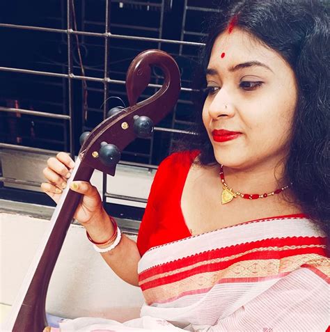 বার্ণীর আজ্ঞা ও শ্রীশ্রী নিতাই ঠাকুরের ইচ্ছায় লিখি শ্রীচৈতন্য প্রভু সুন্দর শ্রীমৎ শ্রী শ্রী