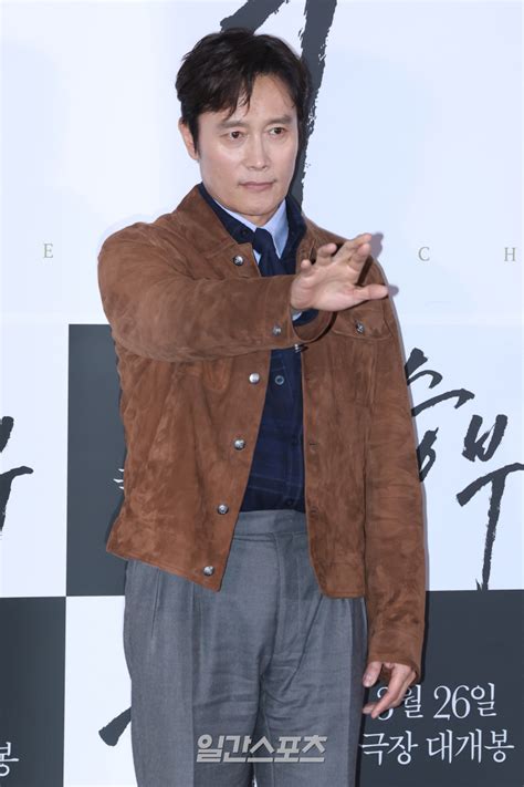 [포토] 이병헌 바둑기사 포즈