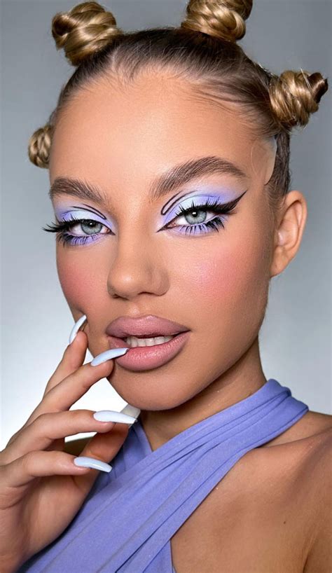 50 Vibrant Makeup Looks For Bright Weather Lilac And Chocolate Cat Eyes