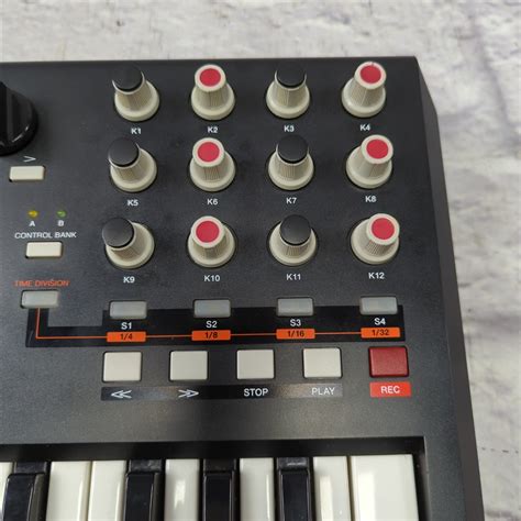 Akai Mpk25 25 Key Midi Controller Evolution Music