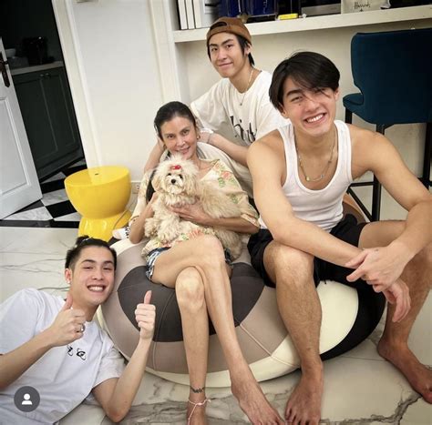 โมเมนต์ดีต่อใจ “เจ เจตริน” โพสต์ภาพย้อนวัยเบิร์ธเดย์ “เจ้านาย” ด้าน “ปิ่น เก็จมณี” โผล่มาคอมเ