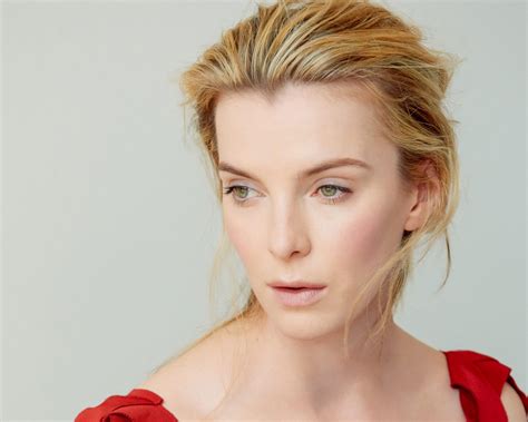Download Wallpaper Look Actress Hair Betty Gilpin Betty Gilpin