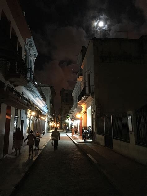 무료 이미지 빛 도로 거리 밤 골목 저녁 어둠 가로등 조명 하부 구조 도시 지역 3024x4032 25824 무료 이미지 Pxhere