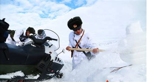 军视会客厅手柄加热 腿部空调 不需驾照的摩托雪橇了解一下 凤凰网视频 凤凰网