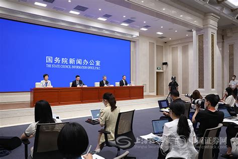 银保监会回应五家村镇银行处置：目前相关工作正在稳步推进过程中