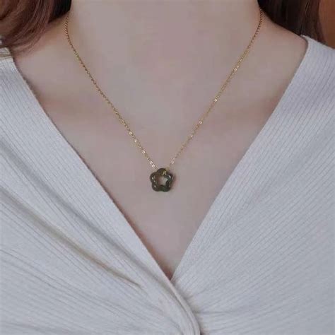 Flower Jade Necklace Venusandorion