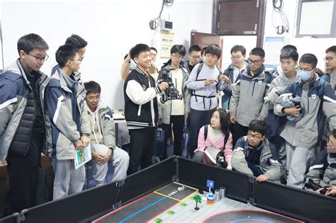 锡东高中无锡一中师生走进物联网大学生创新实践基地开展研学实践活动 江南大学物联网工程学院