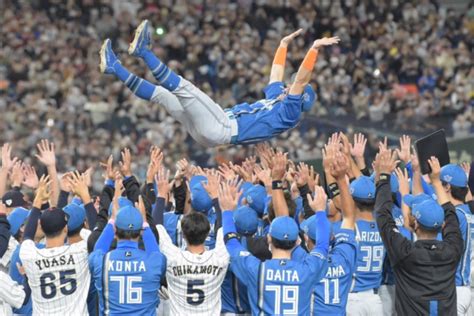 【画像】「見えた景色は一生の宝物」両軍胴上げの“愛されキャラ”杉谷拳士に労いの言葉相次ぐ「彼ならどんなことも乗り越える」｜ニフティニュース
