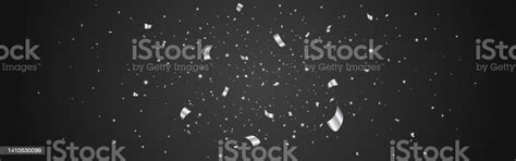 색종이 실버 검은 색 배경에 밝은 입자 현실적인 실버 뱀 반짝이는 크리스마스 기념일 색종이 떨어지는 반짝임 벡터 일러스트 레이 션 색종이 조각에 대한 스톡 벡터 아트 및