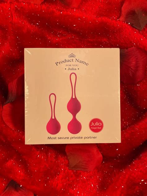 Julia Kegel Ball 805