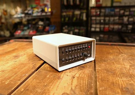 MFB MFB 501 Pro 2020 White Reverb MFB MFB 501 Pro 2020 White Reverb
