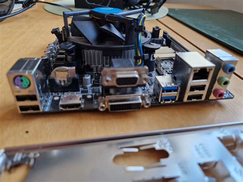 Asus H110I-PLUS Mini ITX ddr4 Материнська плата сокет1151 socket1151: 1 ...
