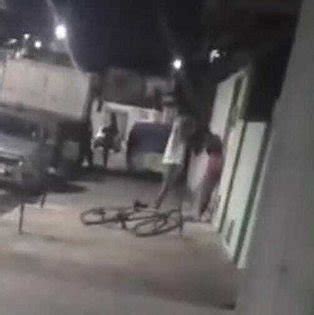 V Deo Homem Preso Ap S Ser Flagrado Agredindo A Ex Companheira E A Amea Ando De Morte