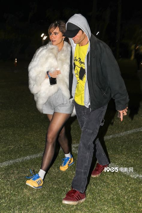 苏琪亮相科切拉 爱夫罗伯特·帕丁森成贴身保镖沈阳市职业培训协会