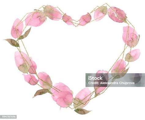 황금 심장 발렌타인 과 웨딩 크리스탈 다각형 프레임 장미 모란 꽃잎 잎과 꽃 휴일 초대장 인사말 카드에 대한 심장 모양 화환 배너 템플릿입니다 여름 봄 장식 계절에 대한