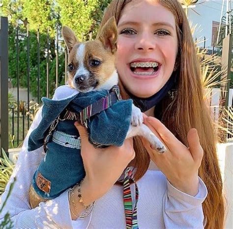 Modelo Julinha Her Nitty Gritty Net Worth First Album