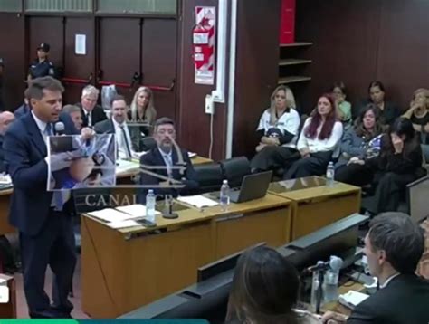 فرارو عکس تصویری عجیب از شکم متورم مارادونا هنگام مرگ