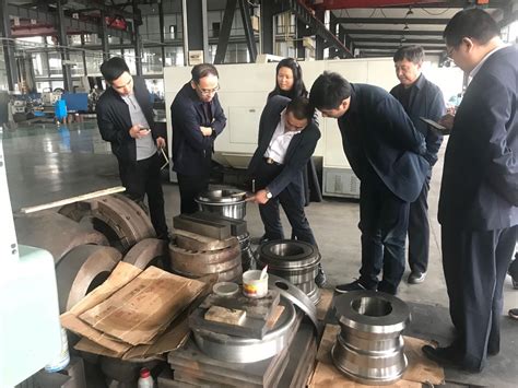 吉林大学科技开发中心赴伊通县伊兴源饮品酒业有限公司和吉林钰兴机械制造有限公司参观调研 吉林大学科研院科技开发办公室国内合作处