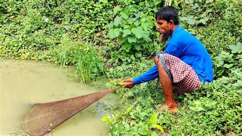 Cast Net Fishing Traditional Cast Net Fishing In Village With Beautifu It Cast Cast Nets