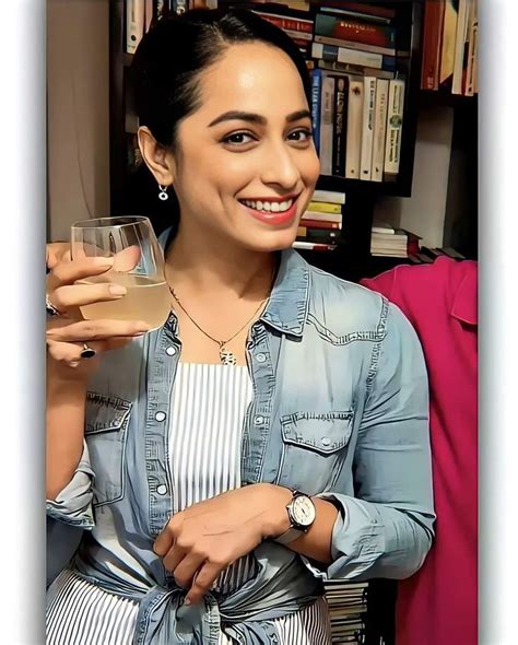 Pin By Zainab On Cid Photo Pose Style Guru Pics Cute Beauty