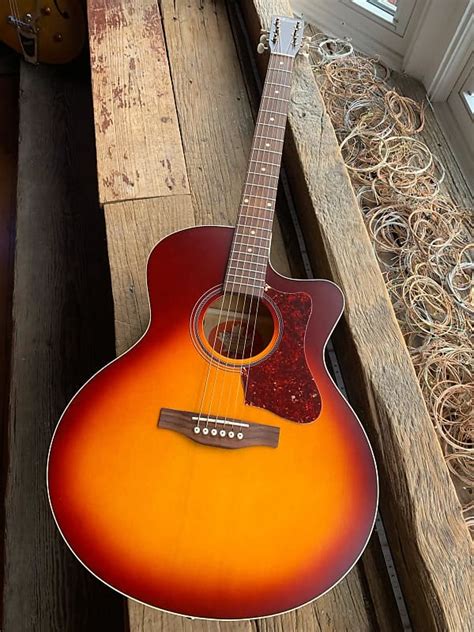 Norman B18 Mini Jumbo Cutaway With Pickup Reverb