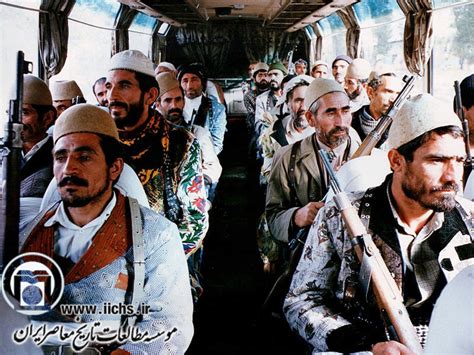 «اعزام رزمندگان به جبهه‌ها، در دوران دفاع مقدس در آیینه تصاویر اسلايد تصاوير عکس شماره 1