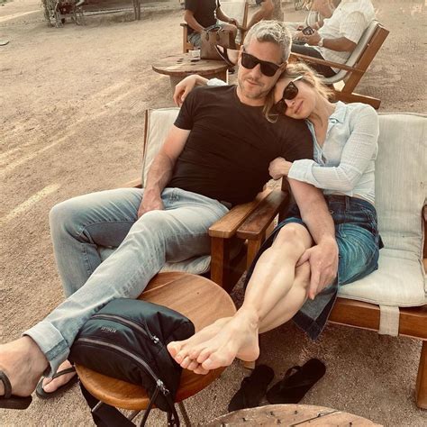 Photos From Renée Zellweger Ant Anstead Romance Rewind Artofit