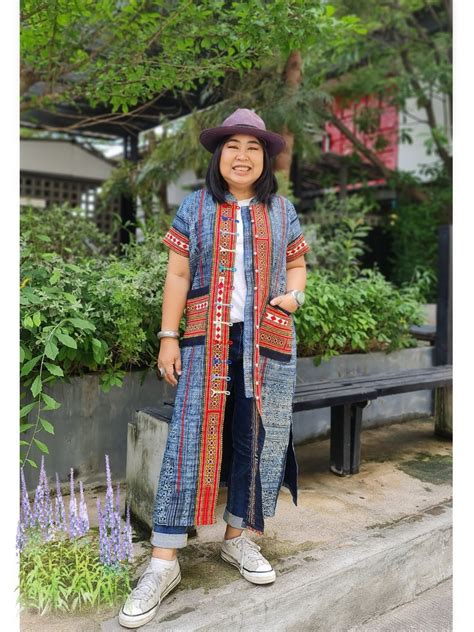 เดรส คอจีน ผ้าใยกัญชงทอมือเขียนเทียน แต่งผ้าปักมือ ปักไหม กระดุมสายลีซอ สีสันสดใส ค่ะ จะใส่เป้น