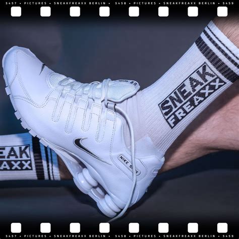 Chaussetes Fuck Me Blanc Noir Menderwear
