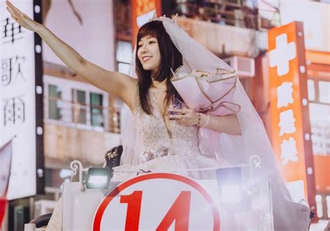2022網紅翎熹狂登嘉義市「最性感議員」改名16字揪重磅女優謝票 城市學