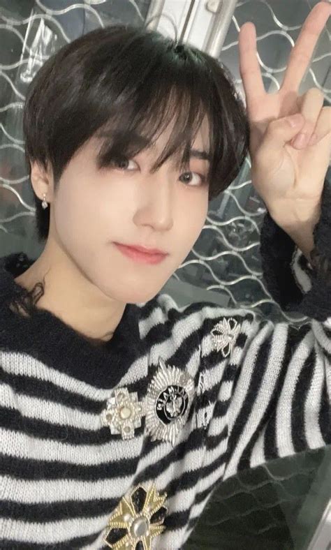 Pin de isa ★⁵ en hanji♡⁵ | Pecas hermosas, Fotos de banda, Novia coreana