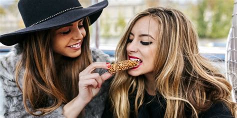 15 Healthy Granola Bars For A Perfect Pick Me Up Snack Yourtango