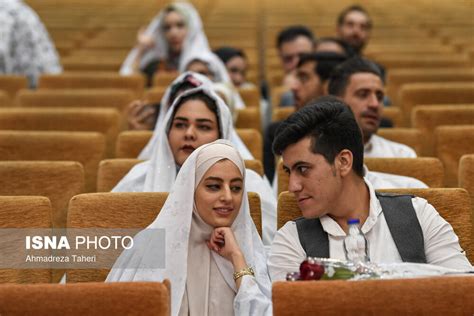 عکس تصاویر جالب ازدواج دانشجویی؛ از «سلفی گرفتن تا «حرف‌های در گوشی و «رها کردن کبوتر