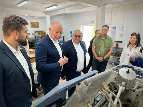 Росен Желязков ГЕРБ поема нелекия ангажимент отново да изведе страната от кризата