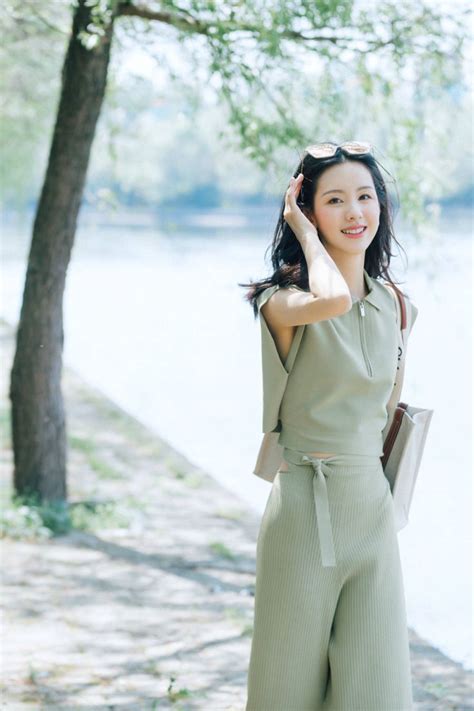 Ghim C A Abby Tr N C H I N E S E Th I Trang D P