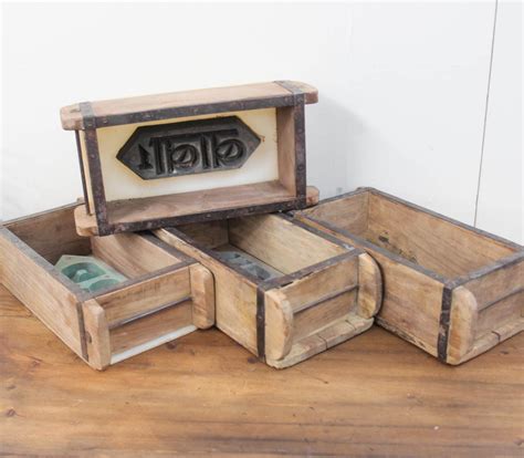 Vintage Brick Mould Single Barron Imports