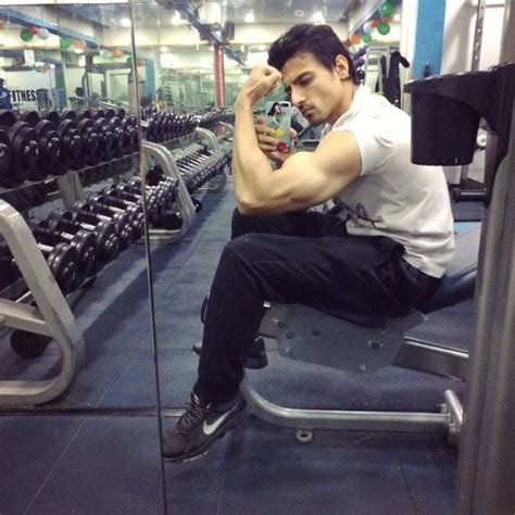 Niks Indian Family Biography StarsUnfolded