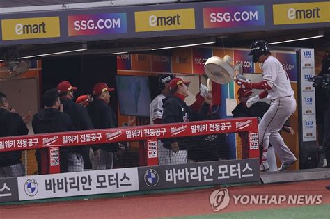 솔로 홈런 만든 최정 연합뉴스