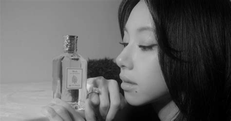 트와이스 채영 입가의 매력 점 길게 뺀 아이라인…고혹적인 옆태